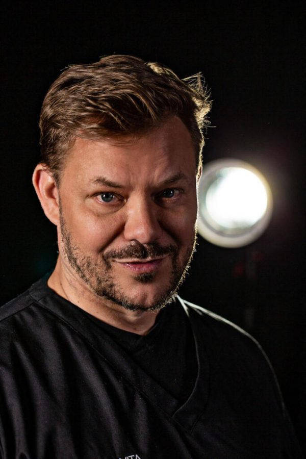 Om oss - Leg. läkare och specialist inom allmänmedicin och trådlyft